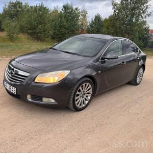 Grey Opel Insignia 2009 in Daugavpils, with an engine capacity of 2.00 L and mileage of 301 thousand km for 2000 €, photo  on AUTOMOTO.COM.LV