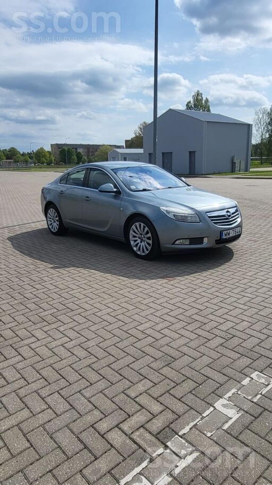 Pelēks Opel Insignia 2010 Valmiera, ar dzinēja tilpumu 1.60 L un nobraukumu 304 tūkst. km par 2800 €, foto 2 vietnē AUTOMOTO.COM.LV