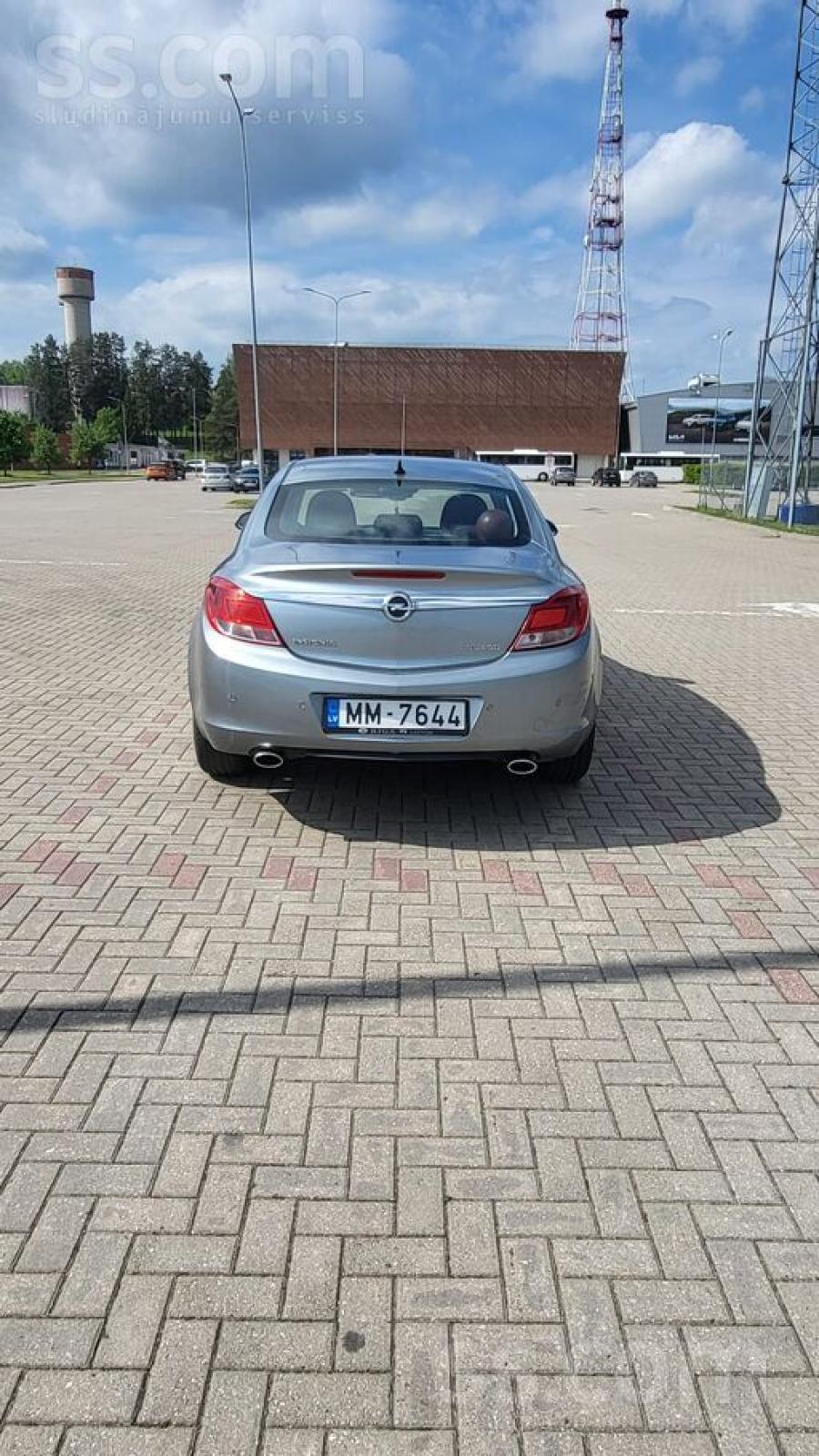 Pelēks Opel Insignia 2010 Valmiera, ar dzinēja tilpumu 1.60 L un nobraukumu 304 tūkst. km par 2800 €, foto 3 vietnē AUTOMOTO.COM.LV