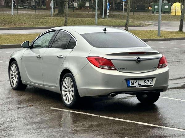 Grey Opel Insignia 2010 in Vilnius, with an engine capacity of 1.96 L and mileage of 249 thousand km for 3500 €, photo 4 on AUTOMOTO.COM.LV