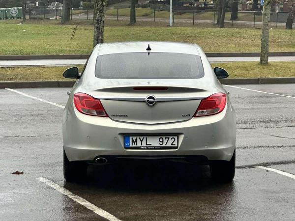 Grey Opel Insignia 2010 in Vilnius, with an engine capacity of 1.96 L and mileage of 249 thousand km for 3500 €, photo 5 on AUTOMOTO.COM.LV