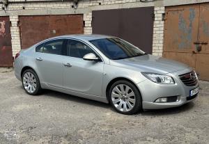 Grey Opel Insignia 2010 in Kaunas, with an engine capacity of 1.80 L and mileage of 175 thousand km for 3350 €, photo  on AUTOMOTO.COM.LV