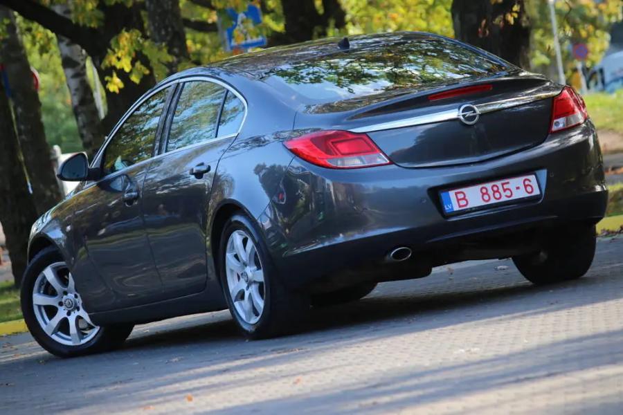 Pelēks Opel Insignia 2010 Rīga, ar dzinēja tilpumu 2.00 L un nobraukumu 219 tūkst. km par 2890 €, foto 5 vietnē AUTOMOTO.COM.LV