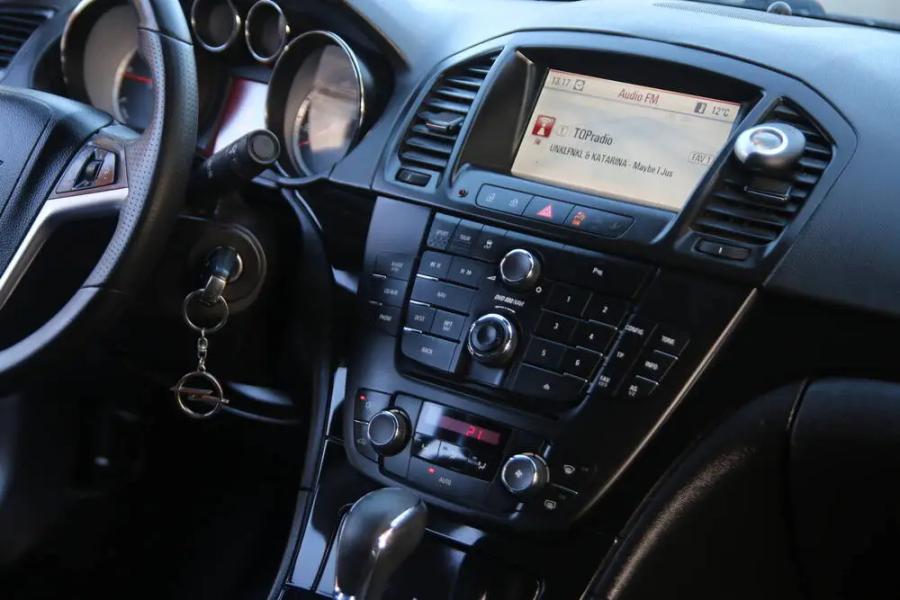 Pelēks Opel Insignia 2010 Rīga, ar dzinēja tilpumu 2.00 L un nobraukumu 219 tūkst. km par 2890 €, foto 13 vietnē AUTOMOTO.COM.LV