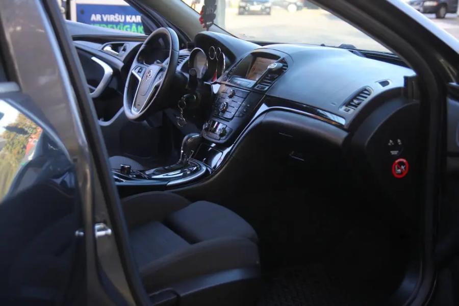 Pelēks Opel Insignia 2010 Rīga, ar dzinēja tilpumu 2.00 L un nobraukumu 219 tūkst. km par 2890 €, foto 16 vietnē AUTOMOTO.COM.LV