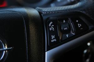Pelēks Opel Insignia 2010 Rīga, ar dzinēja tilpumu 2.00 L un nobraukumu 219 tūkst. km par 2890 €, foto 28 vietnē AUTOMOTO.COM.LV