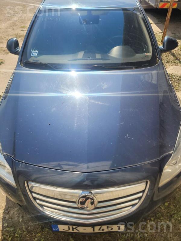 Grey Opel Insignia 2010 in Gulbene, with an engine capacity of 2.00 L and mileage of 356 thousand km for 1000 €, photo 2 on AUTOMOTO.COM.LV