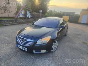 Grey Opel Insignia 2010 in Valmiera, with an engine capacity of 2.00 L and mileage of 350 thousand km for 2100 €, photo  on AUTOMOTO.COM.LV