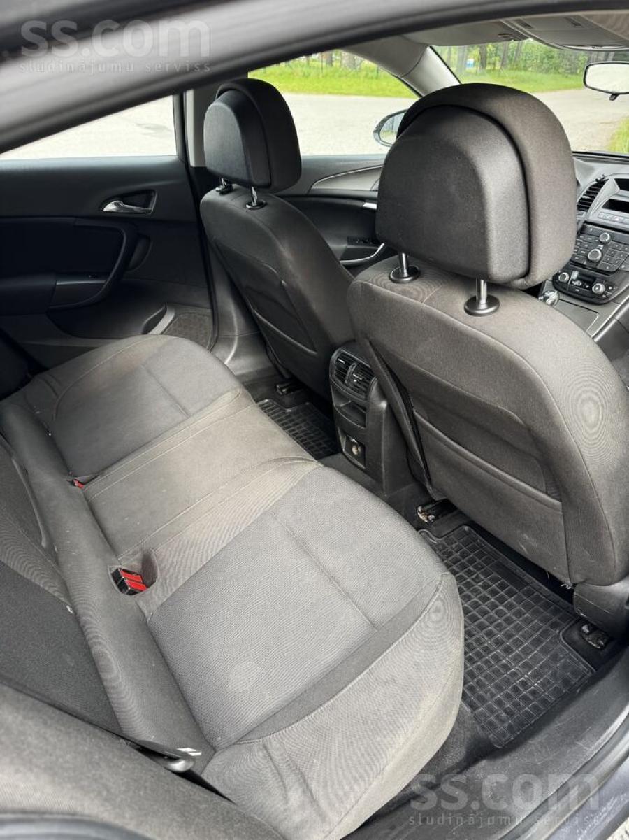 Pelēks Opel Insignia 2010 Ogre, ar dzinēja tilpumu 2.00 L un nobraukumu 430 tūkst. km par 3800 €, foto 8 vietnē AUTOMOTO.COM.LV