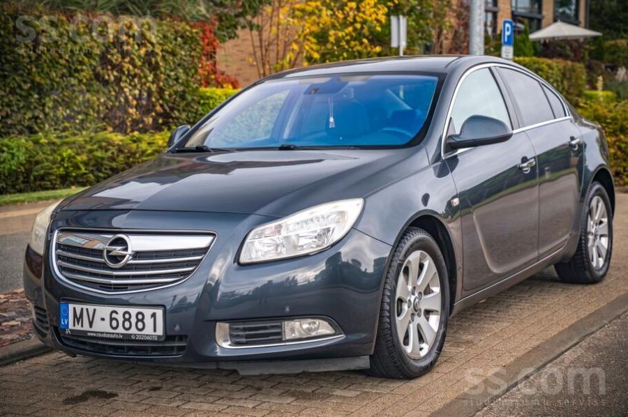 Grey Opel Insignia 2010 in Riga, with an engine capacity of 2.00 L and mileage of 255 thousand km for 2290 €, photo 1 on AUTOMOTO.COM.LV