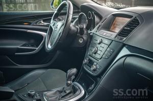 Grey Opel Insignia 2010 in Riga, with an engine capacity of 2.00 L and mileage of 255 thousand km for 2290 €, photo 12 on AUTOMOTO.COM.LV