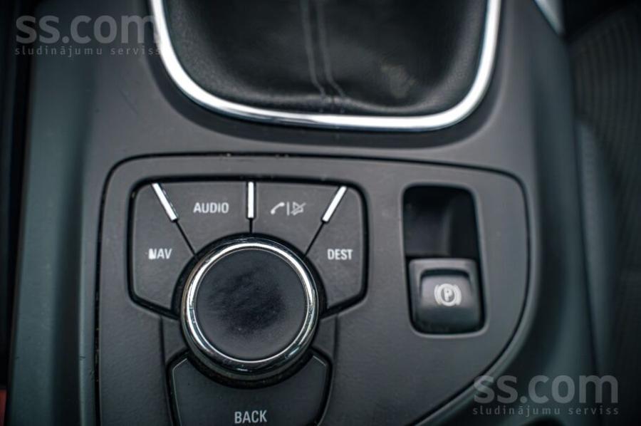 Grey Opel Insignia 2010 in Riga, with an engine capacity of 2.00 L and mileage of 255 thousand km for 2290 €, photo 18 on AUTOMOTO.COM.LV