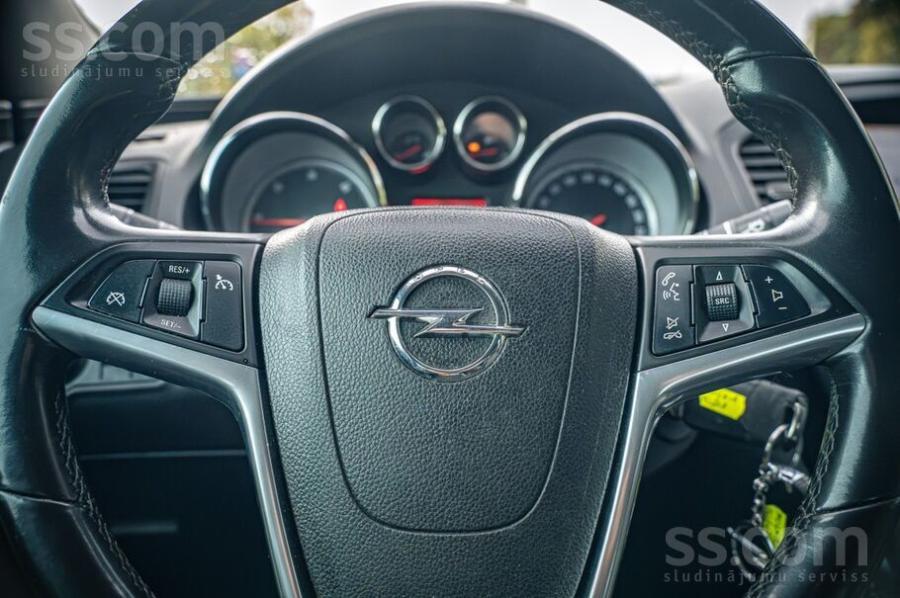 Grey Opel Insignia 2010 in Riga, with an engine capacity of 2.00 L and mileage of 255 thousand km for 2290 €, photo 21 on AUTOMOTO.COM.LV