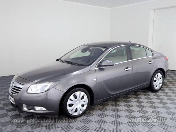 Grey Opel Insignia 2011 in Tallinn, with an engine capacity of 2.00 L and mileage of 274 thousand km for 1499 €, photo 2 on AUTOMOTO.COM.LV