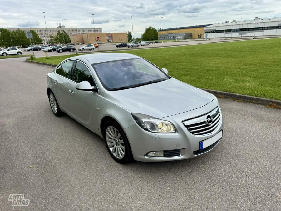 Grey Opel Insignia 2011 in Kaunas, with an engine capacity of 2.00 L and mileage of 252 thousand km for 2450 €, photo 3 on AUTOMOTO.COM.LV