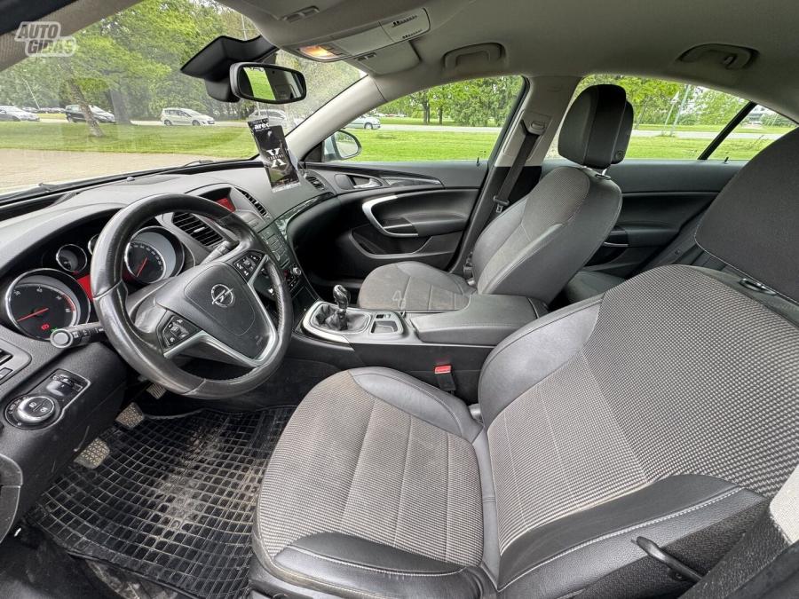 Grey Opel Insignia 2011 in Kaunas, with an engine capacity of 2.00 L and mileage of 252 thousand km for 2450 €, photo 6 on AUTOMOTO.COM.LV