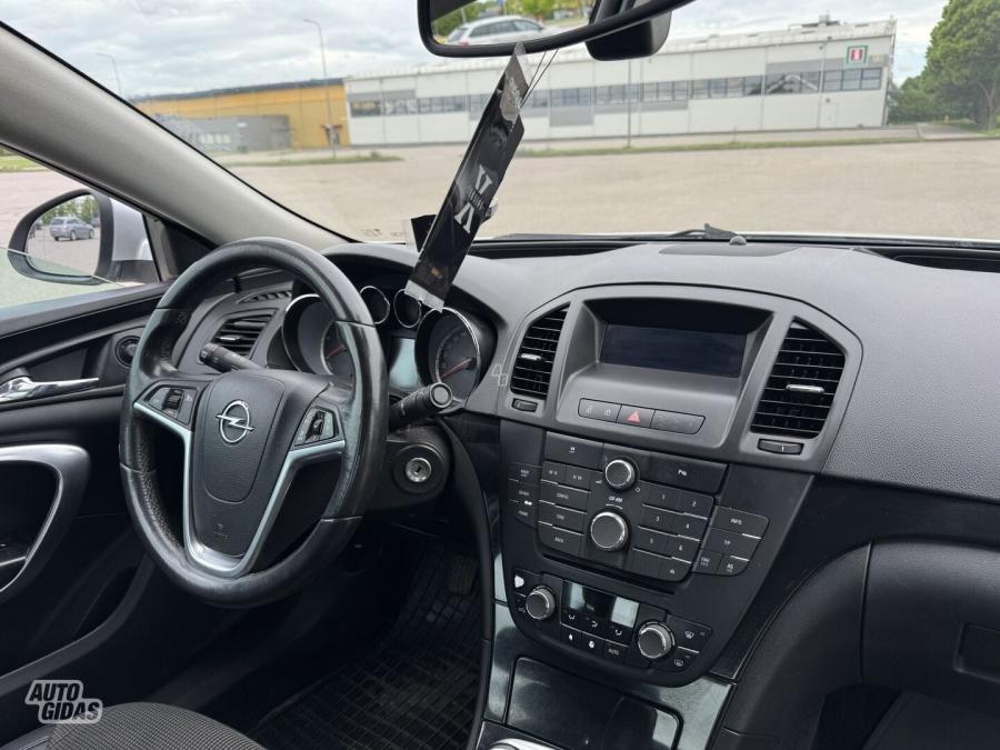 Grey Opel Insignia 2011 in Kaunas, with an engine capacity of 2.00 L and mileage of 252 thousand km for 2450 €, photo 9 on AUTOMOTO.COM.LV