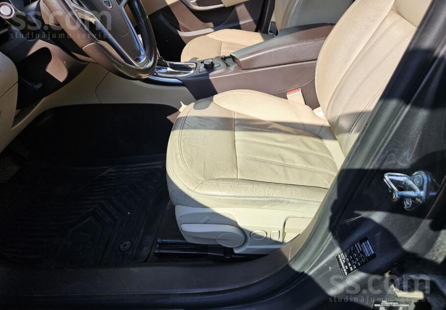 Pelēks Opel Insignia 2011 Rīga, ar dzinēja tilpumu 2.00 L un nobraukumu 238 tūkst. km par 3950 €, foto 17 vietnē AUTOMOTO.COM.LV