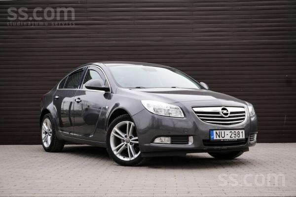 Grey Opel Insignia 2011 in Riga, with an engine capacity of 2.00 L and mileage of 320 thousand km for 4290 €, photo 2 on AUTOMOTO.COM.LV