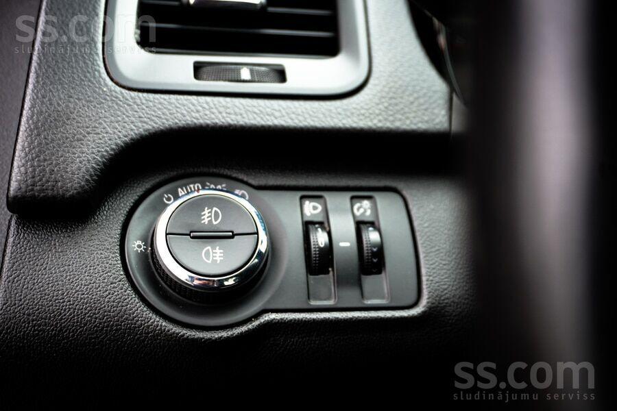 Pelēks Opel Insignia 2011 Rīga, ar dzinēja tilpumu 2.00 L un nobraukumu 320 tūkst. km par 4290 €, foto 10 vietnē AUTOMOTO.COM.LV