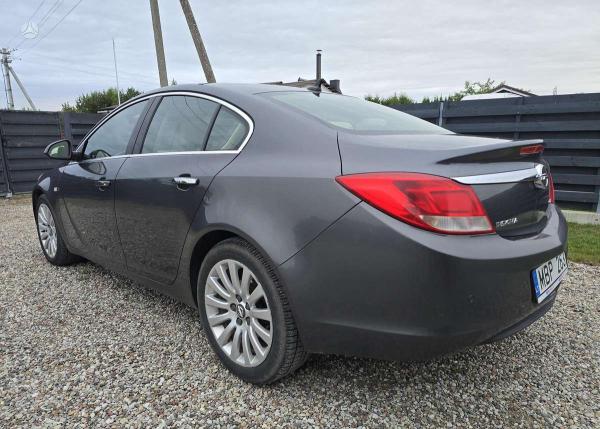 Grey Opel Insignia 2011 in Mazeikiai, with an engine capacity of 1.96 L and mileage of 221 thousand km for 3000 €, photo 3 on AUTOMOTO.COM.LV