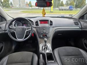 Grey Opel Insignia 2011 in Riga, with an engine capacity of 2.00 L and mileage of 256 thousand km for 2600 €, photo 8 on AUTOMOTO.COM.LV