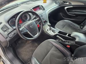 Grey Opel Insignia 2011 in Riga, with an engine capacity of 2.00 L and mileage of 256 thousand km for 2600 €, photo 9 on AUTOMOTO.COM.LV