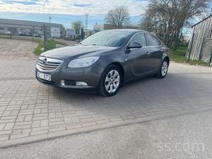 Grey Opel Insignia 2011 in Liepaja, with an engine capacity of 2.00 L and mileage of 247 thousand km for 2800 €, photo  on AUTOMOTO.COM.LV
