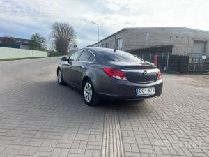 Grey Opel Insignia 2011 in Liepaja, with an engine capacity of 2.00 L and mileage of 247 thousand km for 2800 €, photo 5 on AUTOMOTO.COM.LV