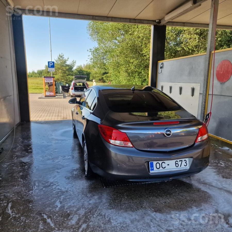 Grey Opel Insignia 2011 in Liepaja, with an engine capacity of 2.00 L and mileage of 247 thousand km for 2800 €, photo 6 on AUTOMOTO.COM.LV