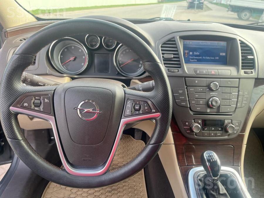 Grey Opel Insignia 2011 in Liepaja, with an engine capacity of 2.00 L and mileage of 247 thousand km for 2800 €, photo 7 on AUTOMOTO.COM.LV