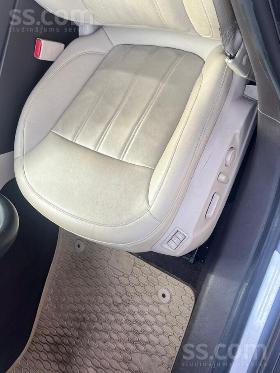 Grey Opel Insignia 2011 in Liepaja, with an engine capacity of 2.00 L and mileage of 247 thousand km for 2800 €, photo 9 on AUTOMOTO.COM.LV