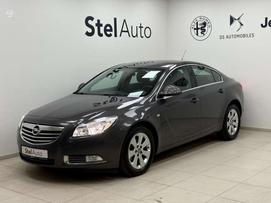 Grey Opel Insignia 2012 in Vilnius, with an engine capacity of 1.96 L and mileage of 248 thousand km for 5400 €, photo 1 on AUTOMOTO.COM.LV