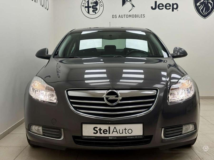 Grey Opel Insignia 2012 in Vilnius, with an engine capacity of 1.96 L and mileage of 248 thousand km for 5400 €, photo 3 on AUTOMOTO.COM.LV