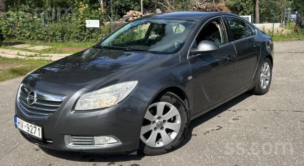 Pelēks Opel Insignia 2012 Rīga, ar dzinēja tilpumu 1.80 L un nobraukumu 280 tūkst. km par 2800 €, foto 1 vietnē AUTOMOTO.COM.LV