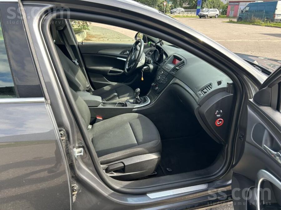 Pelēks Opel Insignia 2012 Rīga, ar dzinēja tilpumu 1.80 L un nobraukumu 280 tūkst. km par 2800 €, foto 18 vietnē AUTOMOTO.COM.LV