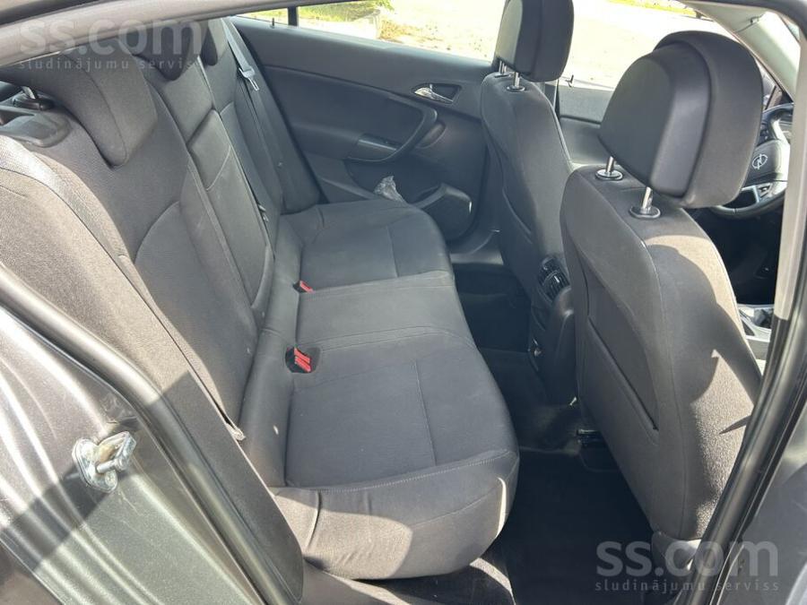 Pelēks Opel Insignia 2012 Rīga, ar dzinēja tilpumu 1.80 L un nobraukumu 280 tūkst. km par 2800 €, foto 20 vietnē AUTOMOTO.COM.LV