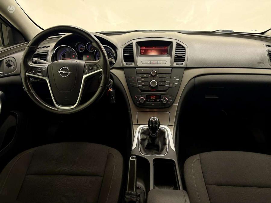 Pelēks Opel Insignia 2012 Viļņa, ar dzinēja tilpumu 1.96 L un nobraukumu 248 tūkst. km par 3490 €, foto 25 vietnē AUTOMOTO.COM.LV