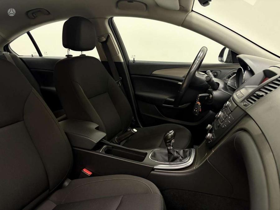 Pelēks Opel Insignia 2012 Viļņa, ar dzinēja tilpumu 1.96 L un nobraukumu 248 tūkst. km par 3490 €, foto 26 vietnē AUTOMOTO.COM.LV