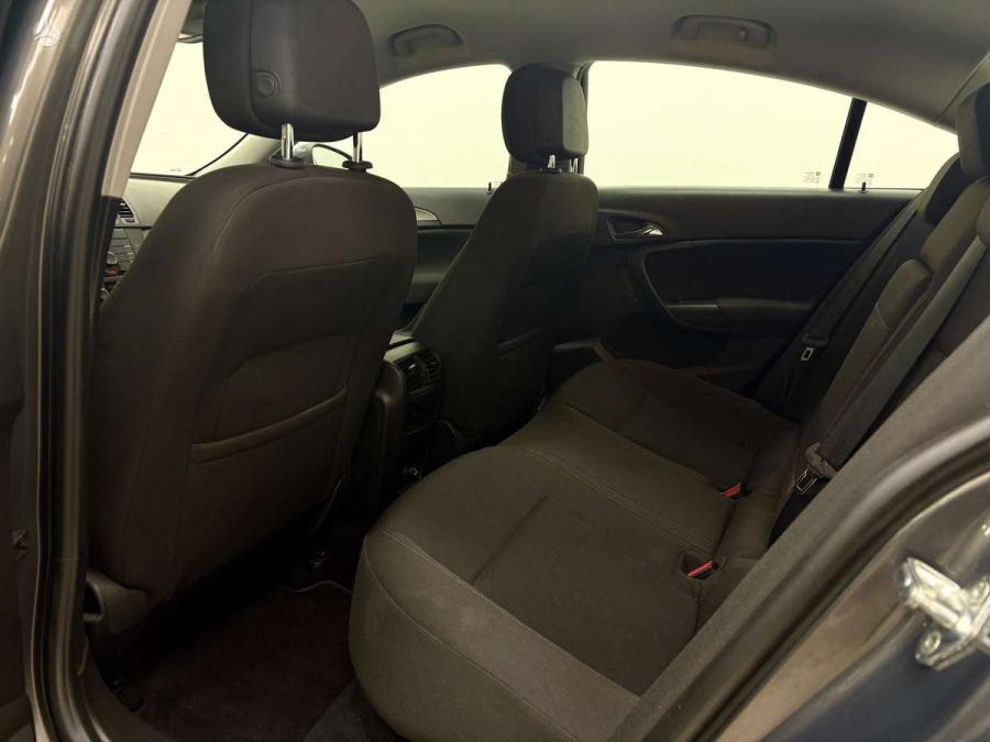 Pelēks Opel Insignia 2012 Viļņa, ar dzinēja tilpumu 1.96 L un nobraukumu 248 tūkst. km par 3490 €, foto 27 vietnē AUTOMOTO.COM.LV