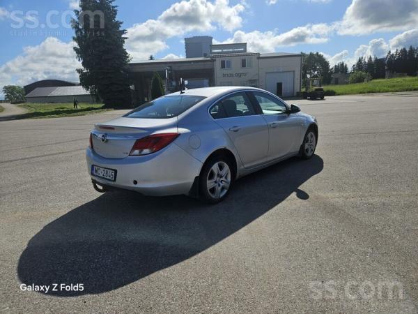 Pelēks Opel Insignia 2013 Jēkabpils, ar dzinēja tilpumu 1.90 L un nobraukumu 429 tūkst. km par 3300 €, foto 3 vietnē AUTOMOTO.COM.LV
