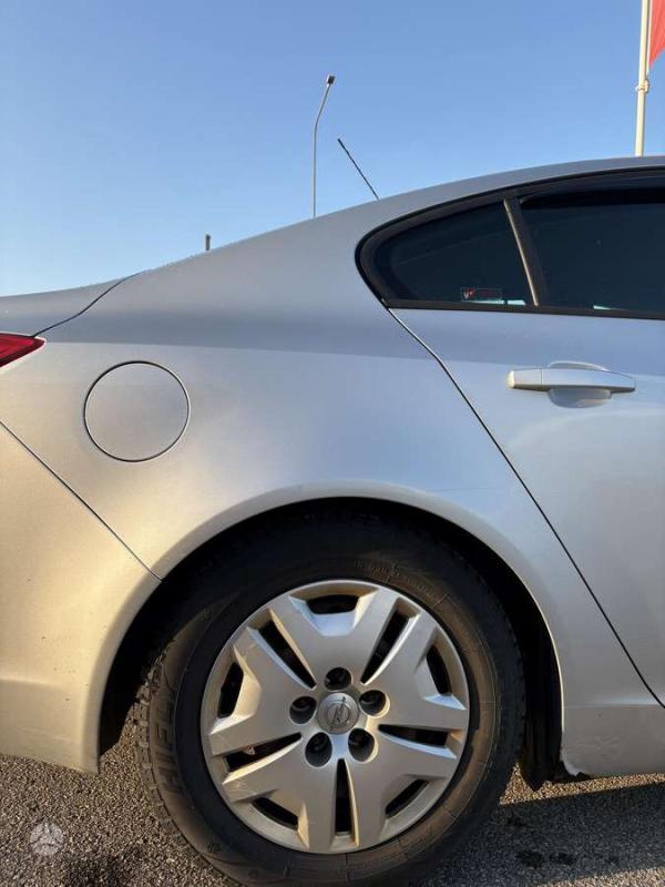 Grey Opel Insignia 2013 in Panevezys, with an engine capacity of 1.80 L and mileage of 219 thousand km for 1700 €, photo 5 on AUTOMOTO.COM.LV