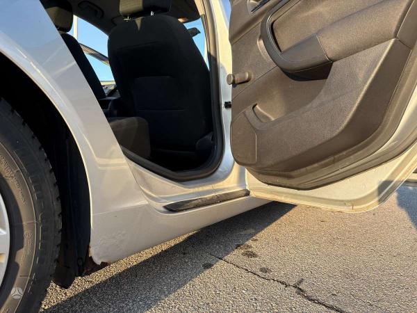 Grey Opel Insignia 2013 in Panevezys, with an engine capacity of 1.80 L and mileage of 219 thousand km for 1700 €, photo 7 on AUTOMOTO.COM.LV