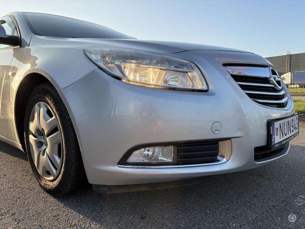 Grey Opel Insignia 2013 in Panevezys, with an engine capacity of 1.80 L and mileage of 219 thousand km for 1700 €, photo 9 on AUTOMOTO.COM.LV