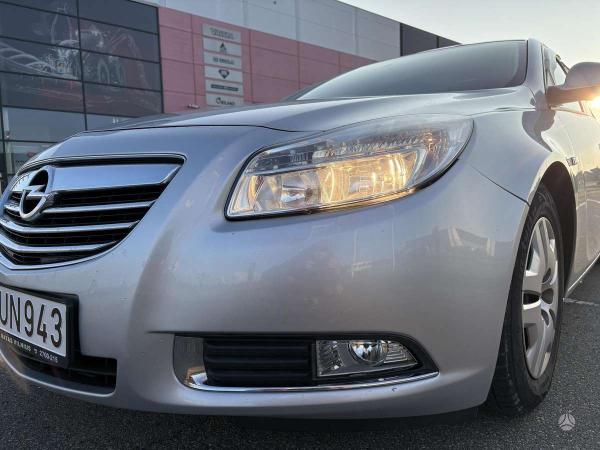 Grey Opel Insignia 2013 in Panevezys, with an engine capacity of 1.80 L and mileage of 219 thousand km for 1700 €, photo 11 on AUTOMOTO.COM.LV