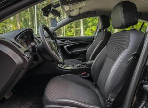 Grey Opel Insignia 2014 in Jelgava, with an engine capacity of 2.00 L and mileage of 145 thousand km for 6800 €, photo 11 on AUTOMOTO.COM.LV