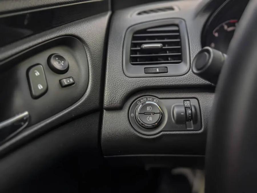Grey Opel Insignia 2014 in Jelgava, with an engine capacity of 2.00 L and mileage of 145 thousand km for 6800 €, photo 19 on AUTOMOTO.COM.LV