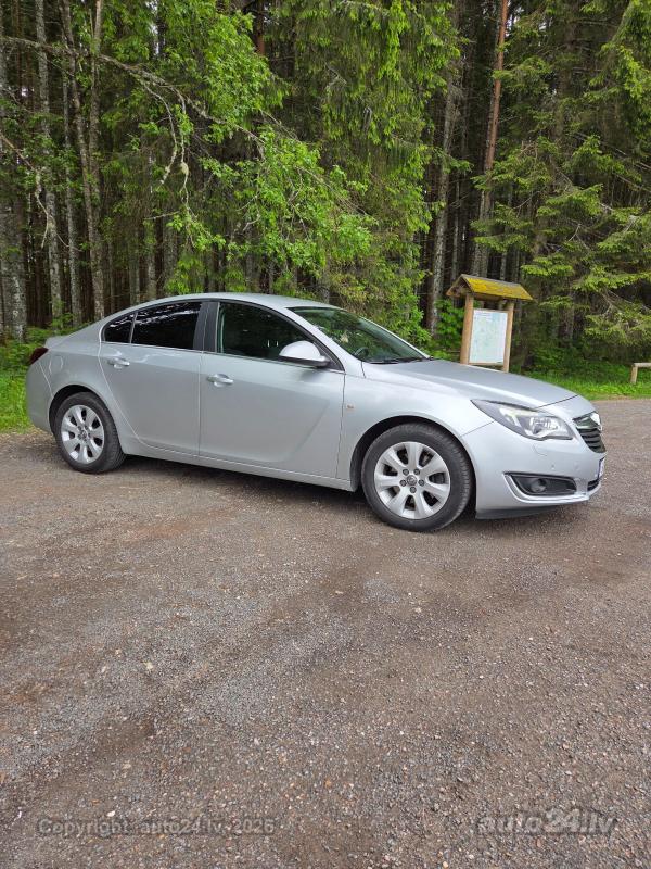 Grey Opel Insignia 2015 in Tartu, with an engine capacity of 2.00 L and mileage of 268 thousand km for 7300 €, photo 1 on AUTOMOTO.COM.LV