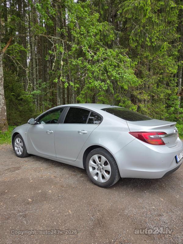 Grey Opel Insignia 2015 in Tartu, with an engine capacity of 2.00 L and mileage of 268 thousand km for 7300 €, photo 4 on AUTOMOTO.COM.LV