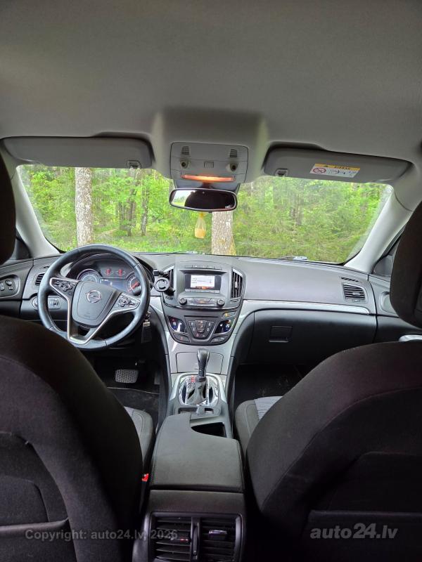 Grey Opel Insignia 2015 in Tartu, with an engine capacity of 2.00 L and mileage of 268 thousand km for 7300 €, photo 5 on AUTOMOTO.COM.LV